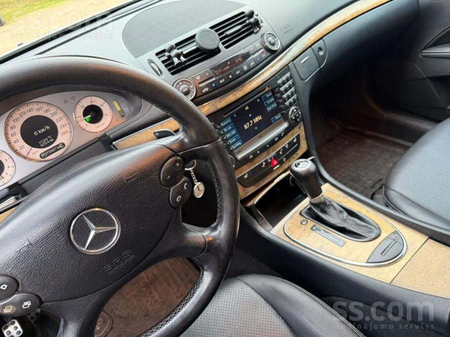Grey Mercedes-Benz E 280 2007 in Riga, with an engine capacity of 3.00 L and mileage of 374 thousand km for 2500 €, photo 5 on AUTOMOTO.COM.LV