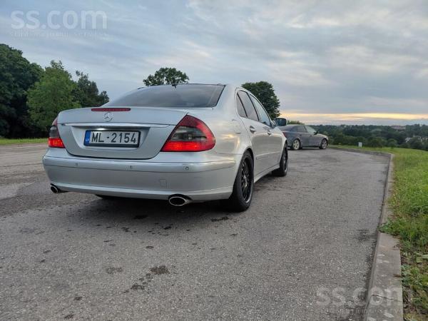 Mercedes-Benz E 280 2007 KuldÄ«ga vietnÄ PelÄks Mercedes-Benz E 280 2007 KuldÄ«ga, ar dzinÄja tilpumu 3.00 L un nobraukumu 351 tÅ«kst. km par 3550 ā¬, foto 1 vietnÄ AUTOMOTO.COM.LV