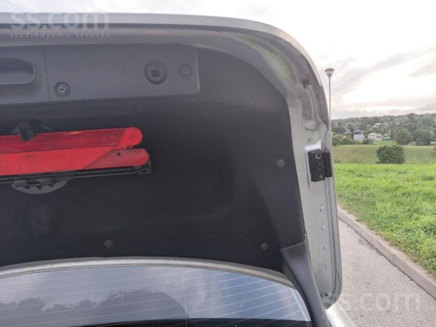 Pelēks Mercedes-Benz E 280 2007 Kuldīga, ar dzinēja tilpumu 3.00 L un nobraukumu 351 tūkst. km par 3550 €, foto 17 vietnē AUTOMOTO.COM.LV