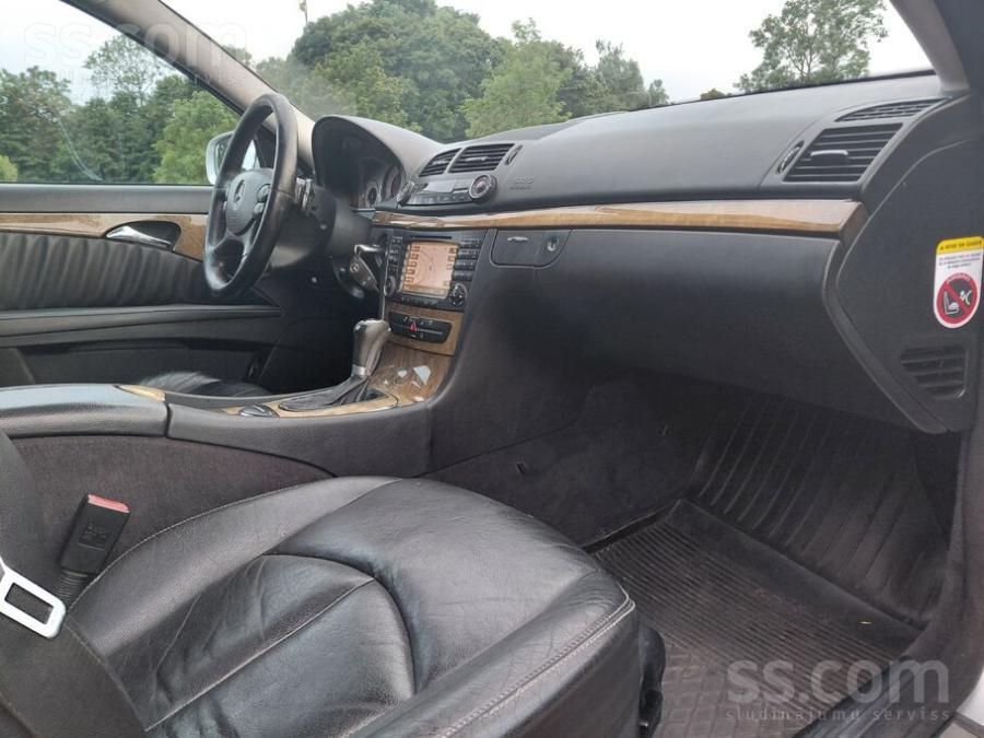 Pelēks Mercedes-Benz E 280 2007 Kuldīga, ar dzinēja tilpumu 3.00 L un nobraukumu 351 tūkst. km par 3550 €, foto 24 vietnē AUTOMOTO.COM.LV