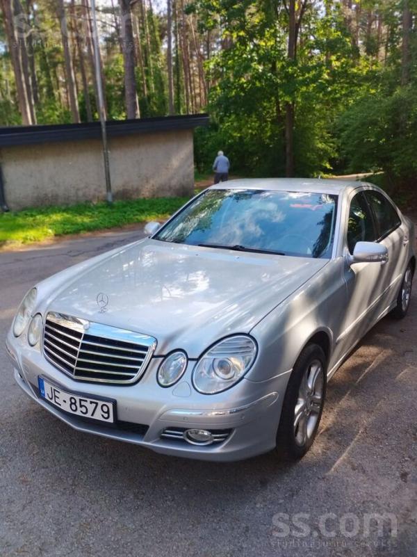 Grey Mercedes-Benz E 280 2008 in Jelgava, with an engine capacity of 3.00 L and mileage of 397 thousand km for 1300 €, photo 3 on AUTOMOTO.COM.LV