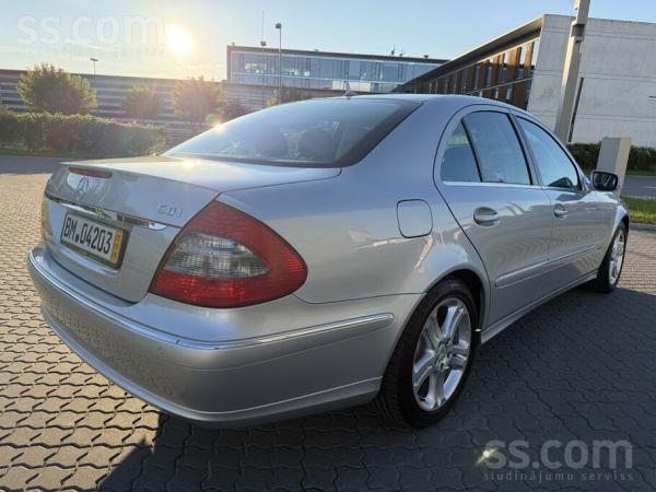 Mercedes-Benz E 280 2008 in Riga on AUTOMOTO.COM.LV Grey Mercedes-Benz E 280 2008 in Riga, with an engine capacity of 3.00 L and mileage of 371 thousand km for 5899 €, photo 5 on AUTOMOTO.COM.LV