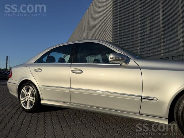 Mercedes-Benz E 280 2008 in Riga on AUTOMOTO.COM.LV Grey Mercedes-Benz E 280 2008 in Riga, with an engine capacity of 3.00 L and mileage of 371 thousand km for 5899 €, photo 8 on AUTOMOTO.COM.LV