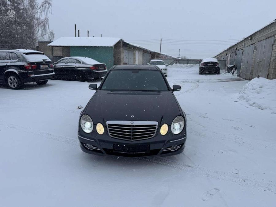 Grey Mercedes-Benz E 280 2009 in Marijampole, with an engine capacity of 3.00 L and mileage of 263 thousand km for 5999 €, photo 1 on AUTOMOTO.COM.LV