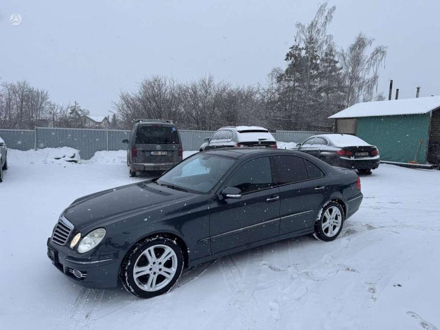 Grey Mercedes-Benz E 280 2009 in Marijampole, with an engine capacity of 3.00 L and mileage of 263 thousand km for 5999 €, photo 2 on AUTOMOTO.COM.LV