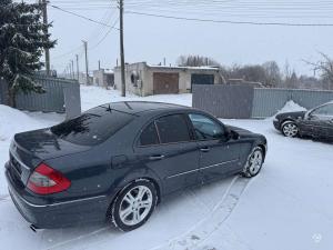 Grey Mercedes-Benz E 280 2009 in Marijampole, with an engine capacity of 3.00 L and mileage of 263 thousand km for 5999 €, photo 5 on AUTOMOTO.COM.LV
