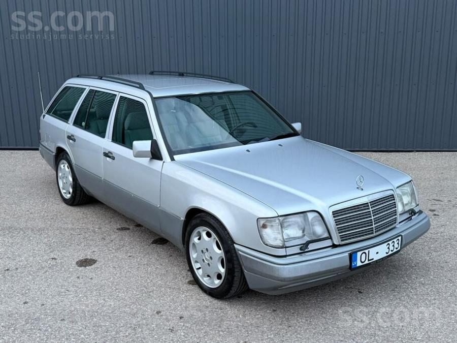 Grey Mercedes-Benz E 280 1996 in Riga, with an engine capacity of 2.80 L and mileage of 379 thousand km for 3990 €, photo 3 on AUTOMOTO.COM.LV