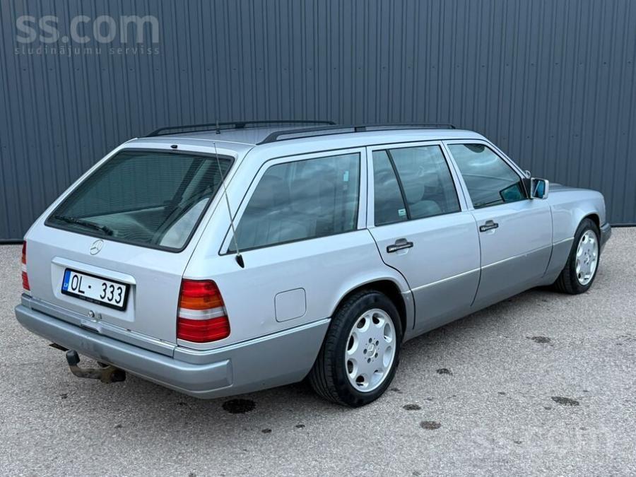Grey Mercedes-Benz E 280 1996 in Riga, with an engine capacity of 2.80 L and mileage of 379 thousand km for 3990 €, photo 4 on AUTOMOTO.COM.LV