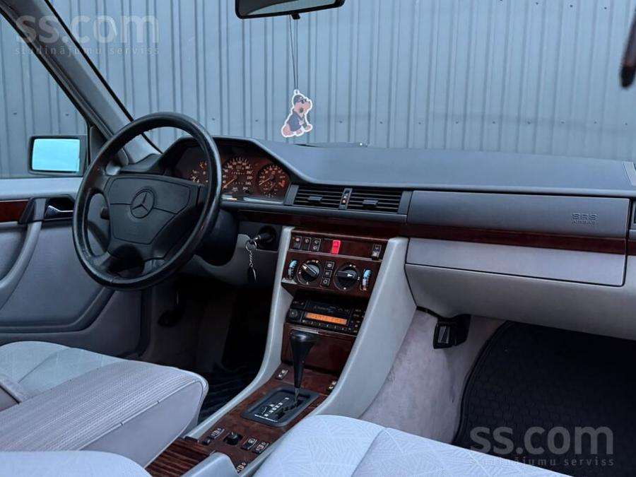 Grey Mercedes-Benz E 280 1996 in Riga, with an engine capacity of 2.80 L and mileage of 379 thousand km for 3990 €, photo 13 on AUTOMOTO.COM.LV