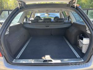 Pelēks Mercedes-Benz E 280 2004 Rīga, ar dzinēja tilpumu 3.20 L un nobraukumu 308 tūkst. km par 2500 €, foto 9 vietnē AUTOMOTO.COM.LV