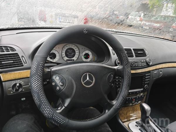 Grey Mercedes-Benz E 280 2005 in Riga, with an engine capacity of 3.20 L and mileage of 750 thousand km for 2200 €, photo 2 on AUTOMOTO.COM.LV