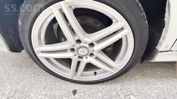 Grey Mercedes-Benz E 280 2005 in Riga, with an engine capacity of 3.20 L and mileage of 750 thousand km for 2200 €, photo 5 on AUTOMOTO.COM.LV