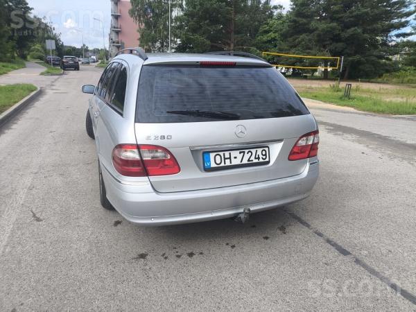Pelēks Mercedes-Benz E 280 2005 Rīga, ar dzinēja tilpumu 3.00 L un nobraukumu 365 tūkst. km par 3100 €, foto 4 vietnē AUTOMOTO.COM.LV