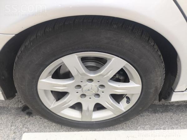 Pelēks Mercedes-Benz E 280 2005 Rīga, ar dzinēja tilpumu 3.00 L un nobraukumu 365 tūkst. km par 3100 €, foto 8 vietnē AUTOMOTO.COM.LV