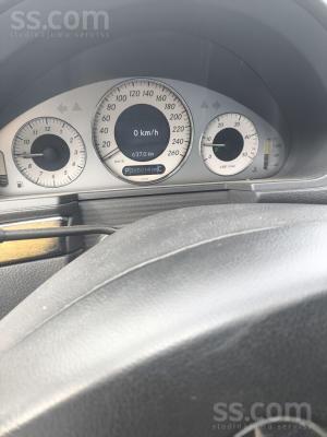 Pelēks Mercedes-Benz E 280 2005 Rīga, ar dzinēja tilpumu 3.00 L un nobraukumu 365 tūkst. km par 3100 €, foto 10 vietnē AUTOMOTO.COM.LV