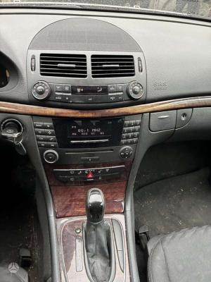Pelēks Mercedes-Benz E 280 2005 Kauņa, ar dzinēja tilpumu 3.22 L un nobraukumu 485 tūkst. km par 1299 €, foto 9 vietnē AUTOMOTO.COM.LV