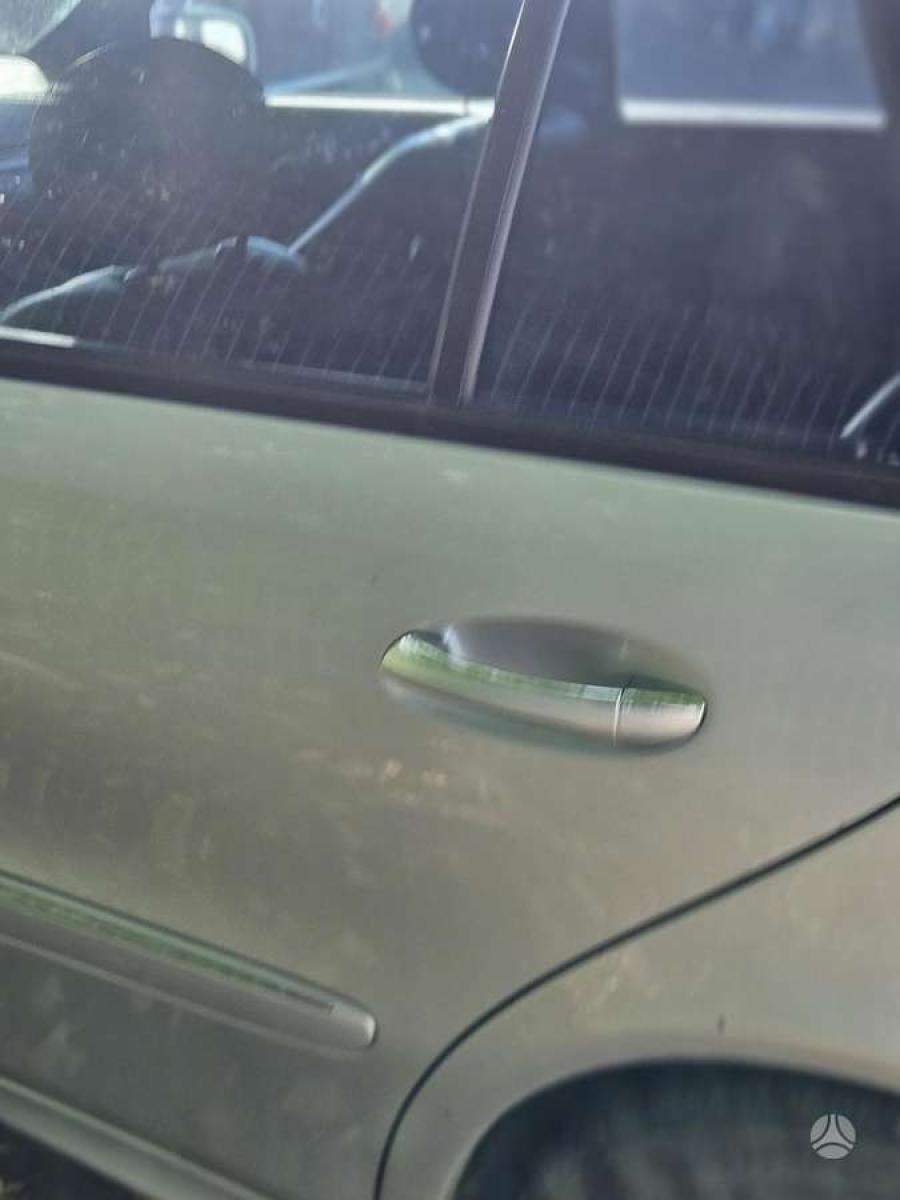 Pelēks Mercedes-Benz E 280 2006 Panevēža, ar dzinēja tilpumu 2.99 L un nobraukumu 295 tūkst. km par 1200 €, foto 6 vietnē AUTOMOTO.COM.LV