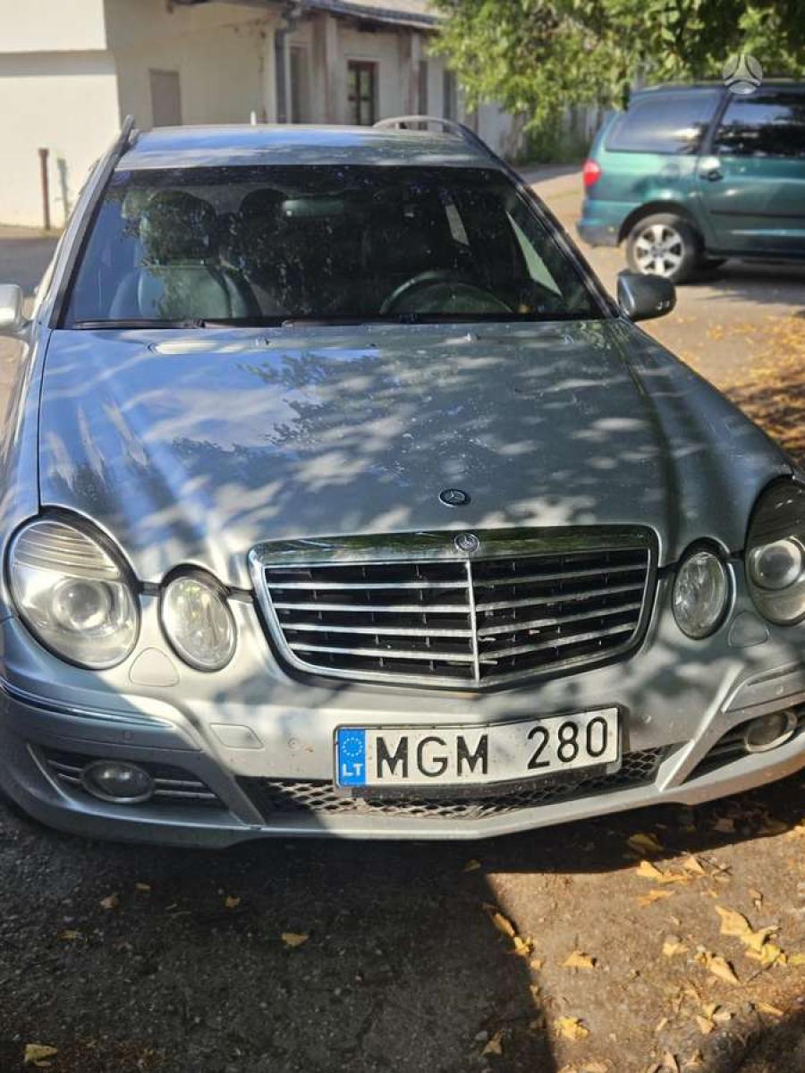Pelēks Mercedes-Benz E 280 2006 Panevēža, ar dzinēja tilpumu 2.99 L un nobraukumu 295 tūkst. km par 1200 €, foto 17 vietnē AUTOMOTO.COM.LV