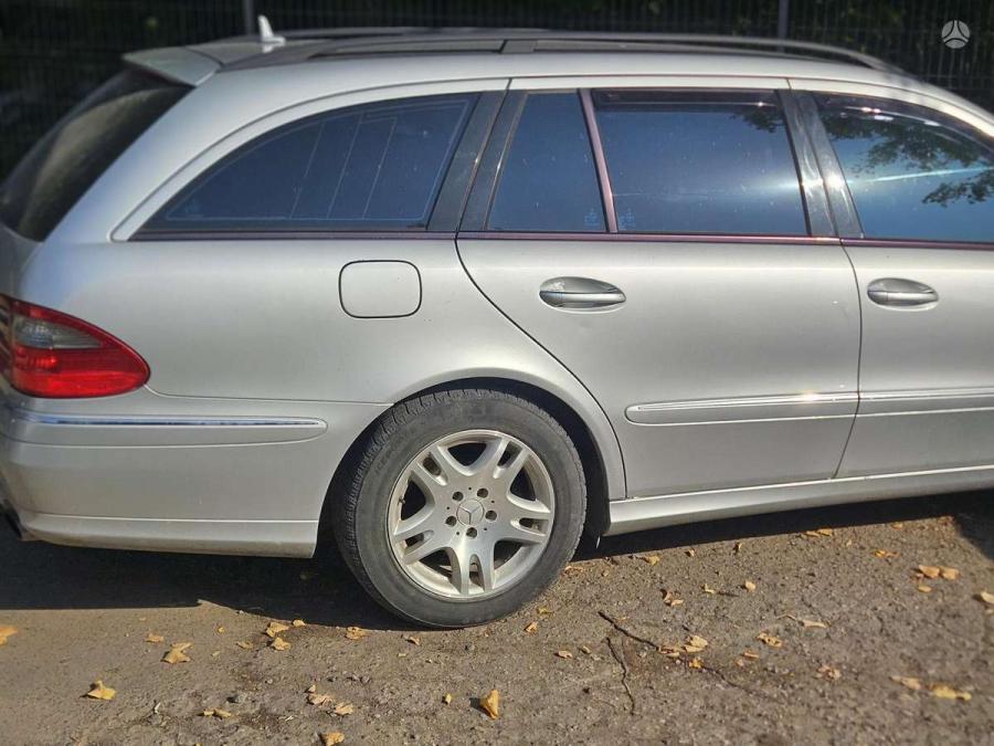 Pelēks Mercedes-Benz E 280 2006 Panevēža, ar dzinēja tilpumu 2.99 L un nobraukumu 295 tūkst. km par 1200 €, foto 19 vietnē AUTOMOTO.COM.LV