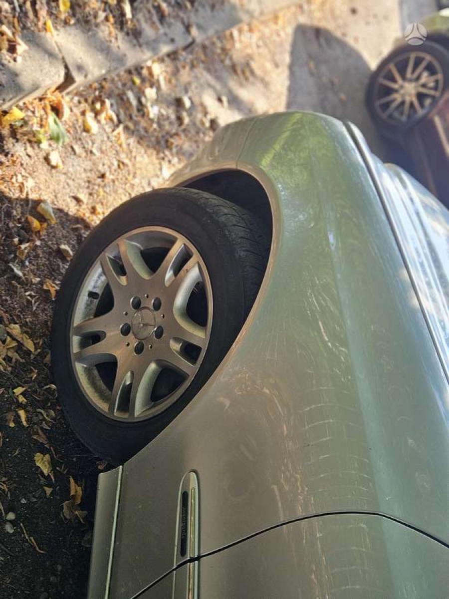Pelēks Mercedes-Benz E 280 2006 Panevēža, ar dzinēja tilpumu 2.99 L un nobraukumu 295 tūkst. km par 1200 €, foto 22 vietnē AUTOMOTO.COM.LV