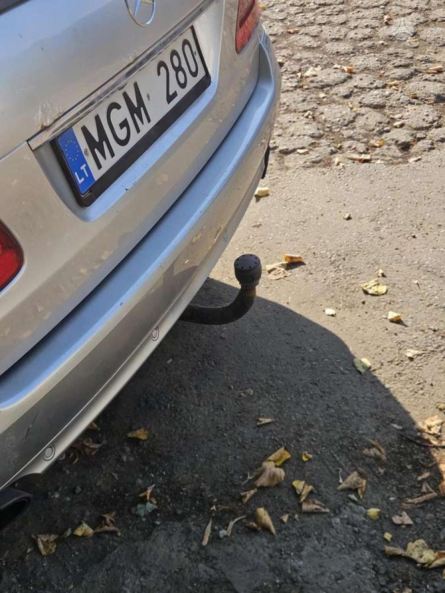 Pelēks Mercedes-Benz E 280 2006 Panevēža, ar dzinēja tilpumu 2.99 L un nobraukumu 295 tūkst. km par 1200 €, foto 24 vietnē AUTOMOTO.COM.LV