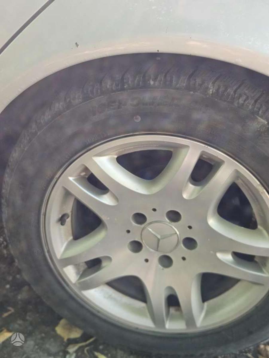 Pelēks Mercedes-Benz E 280 2006 Panevēža, ar dzinēja tilpumu 2.99 L un nobraukumu 295 tūkst. km par 1200 €, foto 26 vietnē AUTOMOTO.COM.LV