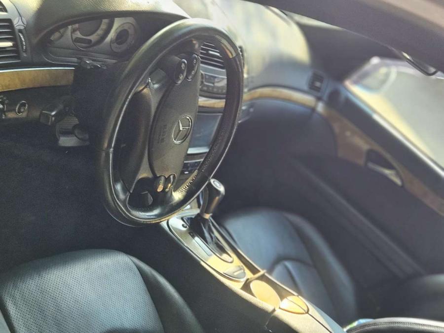 Pelēks Mercedes-Benz E 280 2006 Panevēža, ar dzinēja tilpumu 2.99 L un nobraukumu 295 tūkst. km par 1200 €, foto 32 vietnē AUTOMOTO.COM.LV