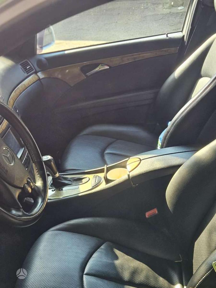 Pelēks Mercedes-Benz E 280 2006 Panevēža, ar dzinēja tilpumu 2.99 L un nobraukumu 295 tūkst. km par 1200 €, foto 36 vietnē AUTOMOTO.COM.LV