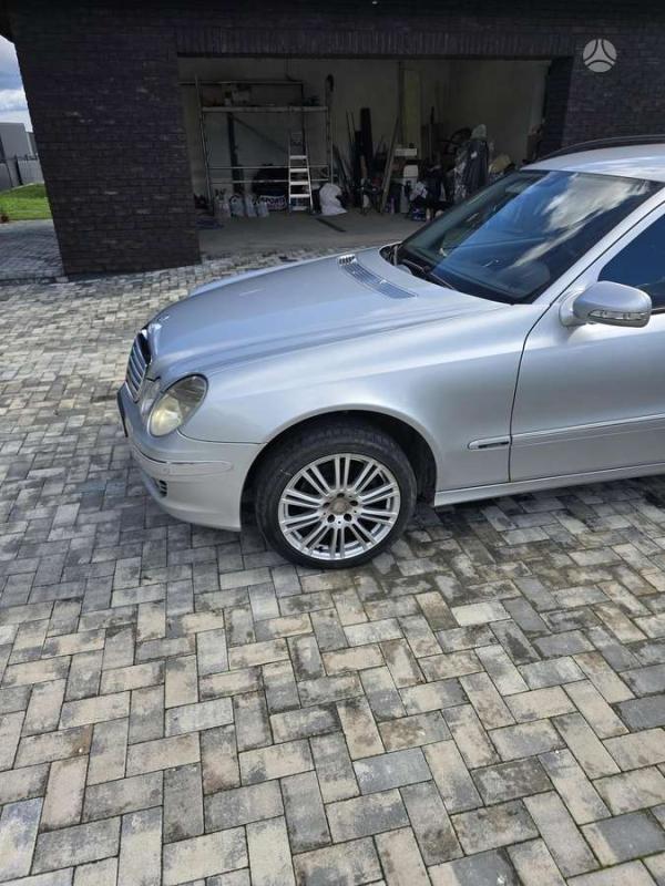 Pelēks Mercedes-Benz E 280 2006 Kauņa, ar dzinēja tilpumu 2.99 L un nobraukumu 364 tūkst. km par 3450 €, foto 4 vietnē AUTOMOTO.COM.LV