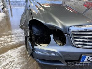 Pelēks Mercedes-Benz E 280 2007 Rīga, ar dzinēja tilpumu 3.00 L un nobraukumu 440 tūkst. km par 2000 €, foto 3 vietnē AUTOMOTO.COM.LV