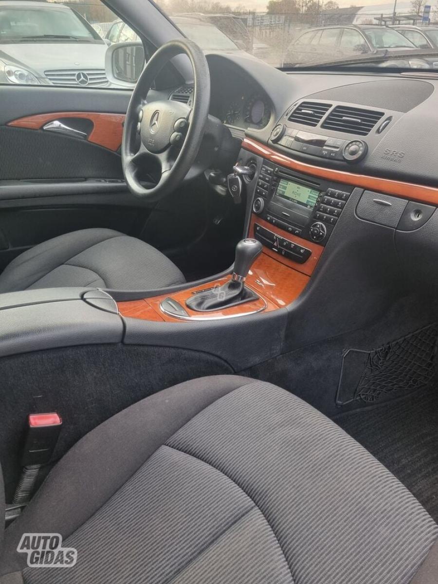 Pelēks Mercedes-Benz E 280 2007 Kauņa, ar dzinēja tilpumu 3.00 L un nobraukumu 350 tūkst. km par 2300 €, foto 5 vietnē AUTOMOTO.COM.LV