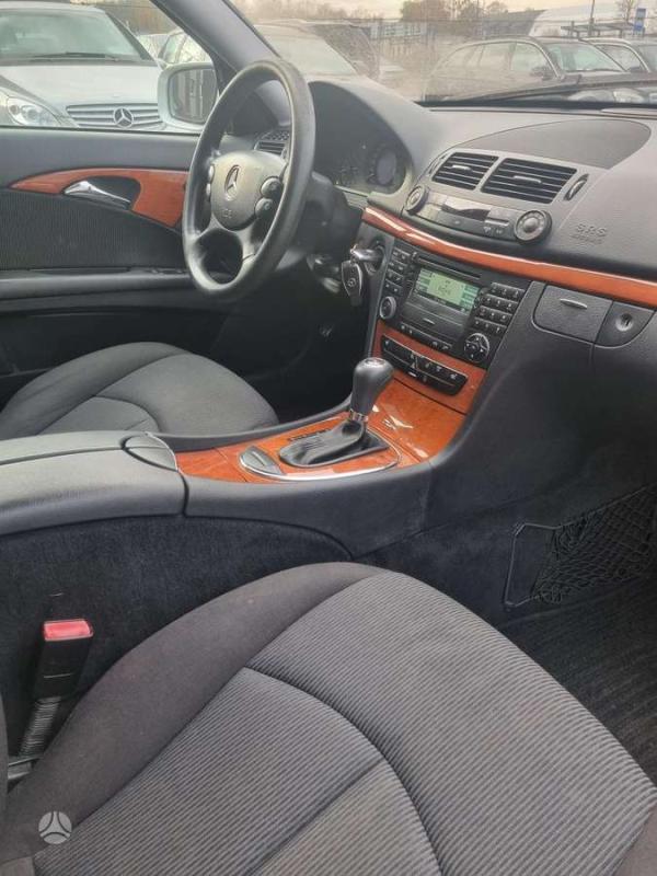 Pelēks Mercedes-Benz E 280 2007 Kauņa, ar dzinēja tilpumu 3.00 L un nobraukumu 350 tūkst. km par 2100 €, foto 5 vietnē AUTOMOTO.COM.LV