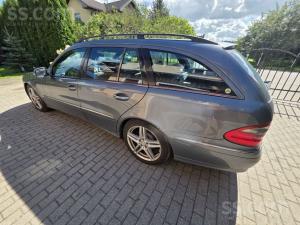 Grey Mercedes-Benz E 280 2007 in Riga, with an engine capacity of 3.00 L and mileage of 352 thousand km for 5950 €, photo 5 on AUTOMOTO.COM.LV