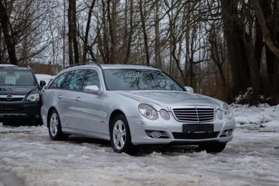 Серый Мерседес Е 280 2009 в Гробиня, объемом двигателя 3.00 л и пробегом 234 тыс. км за 5450 €, фото 12 на AUTOMOTO.COM.LV