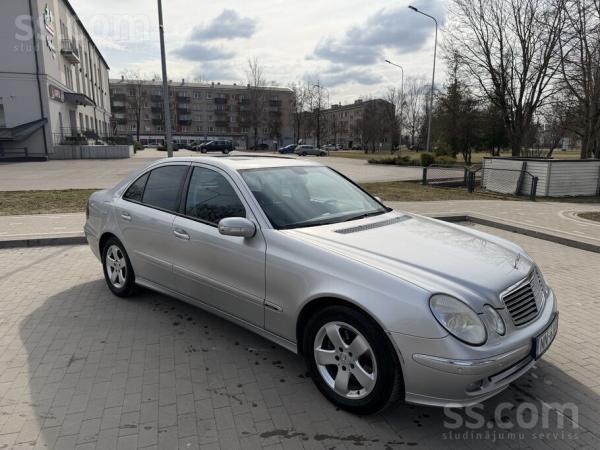 Mercedes-Benz E 280 2004 in Riga, with an engine capacity of 3.20 L and mileage of 320 thousand km for 4400 €, photo 2 on AUTOMOTO.COM.LV