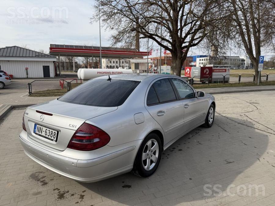 Mercedes-Benz E 280 2004 Rīga, ar dzinēja tilpumu 3.20 L un nobraukumu 320 tūkst. km par 4400 €, foto 5 vietnē AUTOMOTO.COM.LV