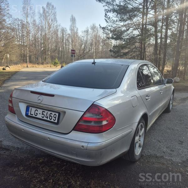 Мерседес Е 280 2004 в Рига, объемом двигателя 3.20 л и пробегом 322 тыс. км за 2000 €, фото 5 на AUTOMOTO.COM.LV