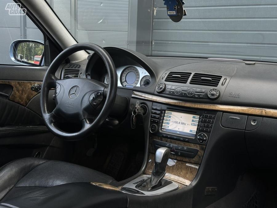 Mercedes-Benz E 280 2005 Klaipėda, ar dzinēja tilpumu 3.20 L un nobraukumu 368 tūkst. km par 1850 €, foto 4 vietnē AUTOMOTO.COM.LV