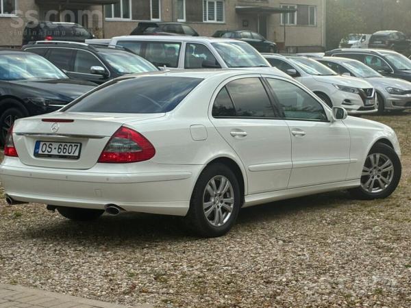 Mercedes-Benz E 280 2008 KuldÄ«ga vietnÄ Balts Mercedes-Benz E 280 2008 KuldÄ«ga, ar dzinÄja tilpumu 3.00 L un nobraukumu 466 tÅ«kst. km par 4490 ā¬, foto 4 vietnÄ AUTOMOTO.COM.LV