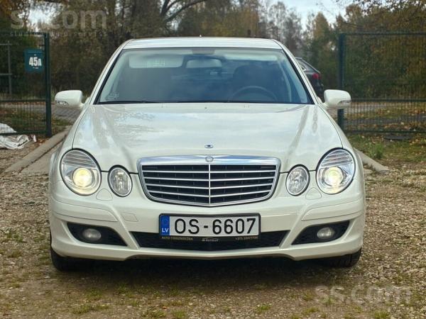 Mercedes-Benz E 280 2008 KuldÄ«ga vietnÄ Balts Mercedes-Benz E 280 2008 KuldÄ«ga, ar dzinÄja tilpumu 3.00 L un nobraukumu 466 tÅ«kst. km par 4490 ā¬, foto 9 vietnÄ AUTOMOTO.COM.LV