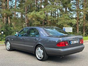 Pelēks Mercedes-Benz e-290 1997 Nemenčinė, ar dzinēja tilpumu 2.87 L un nobraukumu 318 tūkst. km par 4300 €, foto 5 vietnē AUTOMOTO.COM.LV