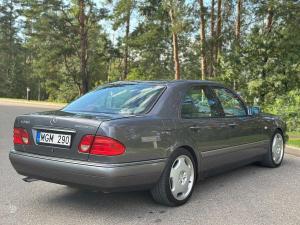 Pelēks Mercedes-Benz e-290 1997 Nemenčinė, ar dzinēja tilpumu 2.87 L un nobraukumu 318 tūkst. km par 4300 €, foto 6 vietnē AUTOMOTO.COM.LV