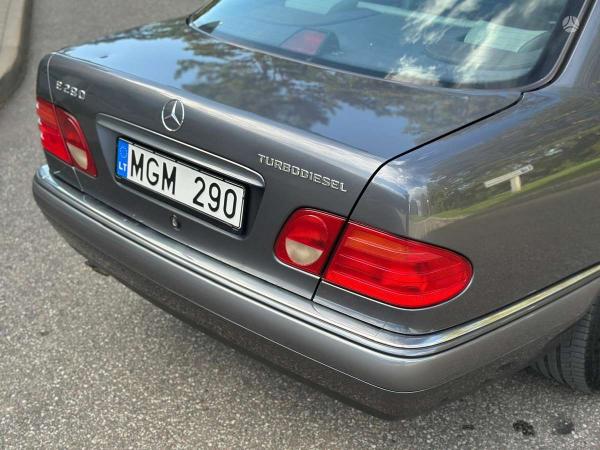 Pelēks Mercedes-Benz e-290 1997 Nemenčinė, ar dzinēja tilpumu 2.87 L un nobraukumu 318 tūkst. km par 4300 €, foto 10 vietnē AUTOMOTO.COM.LV