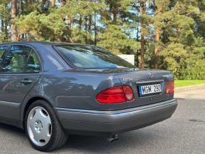 Pelēks Mercedes-Benz e-290 1997 Nemenčinė, ar dzinēja tilpumu 2.87 L un nobraukumu 318 tūkst. km par 4300 €, foto 12 vietnē AUTOMOTO.COM.LV