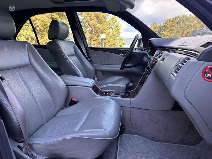 Pelēks Mercedes-Benz e-290 1997 Nemenčinė, ar dzinēja tilpumu 2.87 L un nobraukumu 318 tūkst. km par 4300 €, foto 17 vietnē AUTOMOTO.COM.LV
