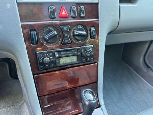 Pelēks Mercedes-Benz e-290 1997 Nemenčinė, ar dzinēja tilpumu 2.87 L un nobraukumu 318 tūkst. km par 4300 €, foto 23 vietnē AUTOMOTO.COM.LV