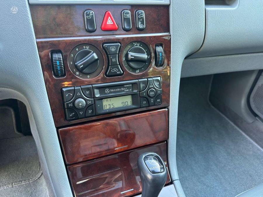 Pelēks Mercedes-Benz e-290 1997 Nemenčinė, ar dzinēja tilpumu 2.87 L un nobraukumu 318 tūkst. km par 4300 €, foto 23 vietnē AUTOMOTO.COM.LV