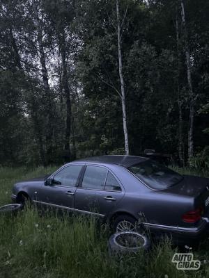 Mercedes-Benz e-290 1996 Plungė, ar dzinēja tilpumu 2.90 L un nobraukumu 400 tūkst. km par 400 €, foto  vietnē AUTOMOTO.COM.LV