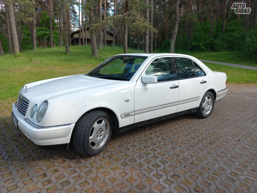 White Mercedes-Benz e-290 1996 in Moletai, with an engine capacity of 2.90 L and mileage of 325 thousand km for 3650 €, photo 7 on AUTOMOTO.COM.LV