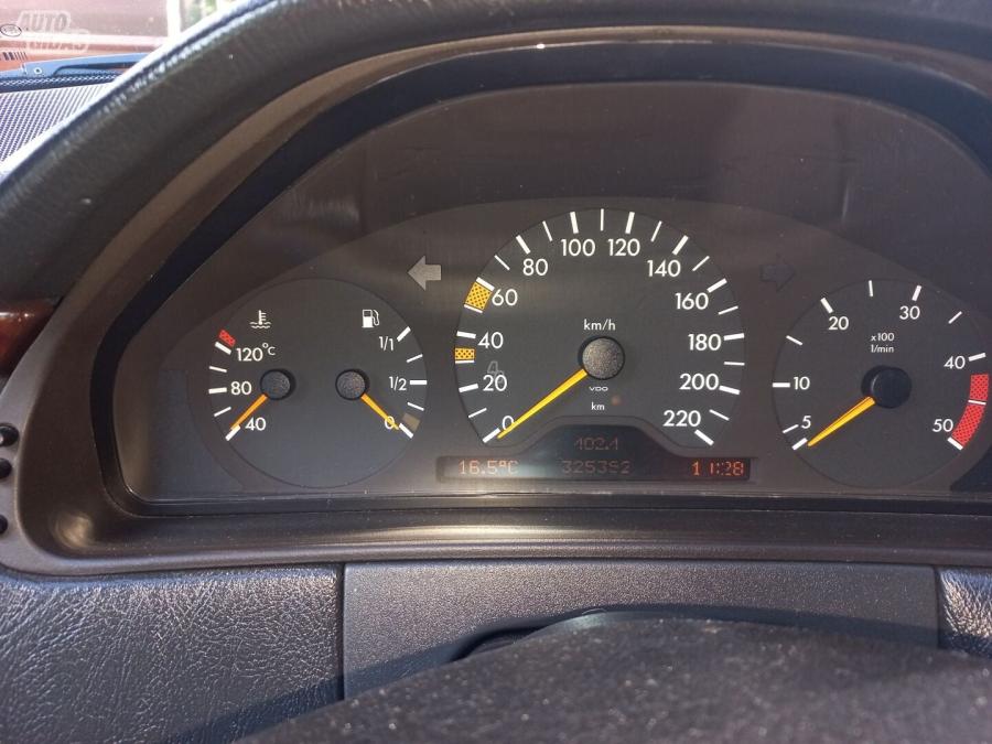 White Mercedes-Benz e-290 1996 in Moletai, with an engine capacity of 2.90 L and mileage of 325 thousand km for 3650 €, photo 10 on AUTOMOTO.COM.LV